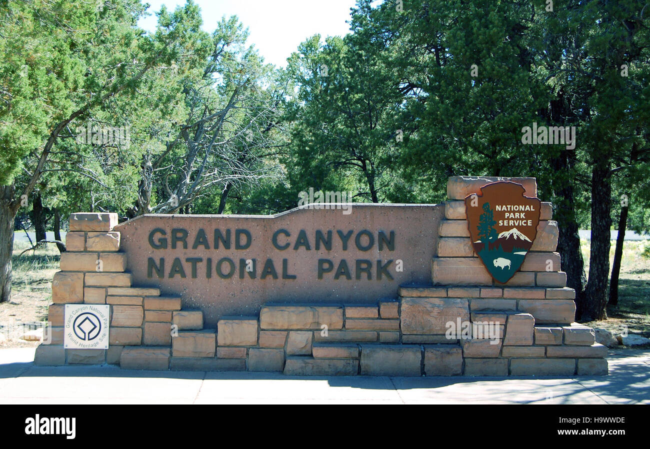 The South Entrance Sign at Grand Canyon National Park marks the entry ...
