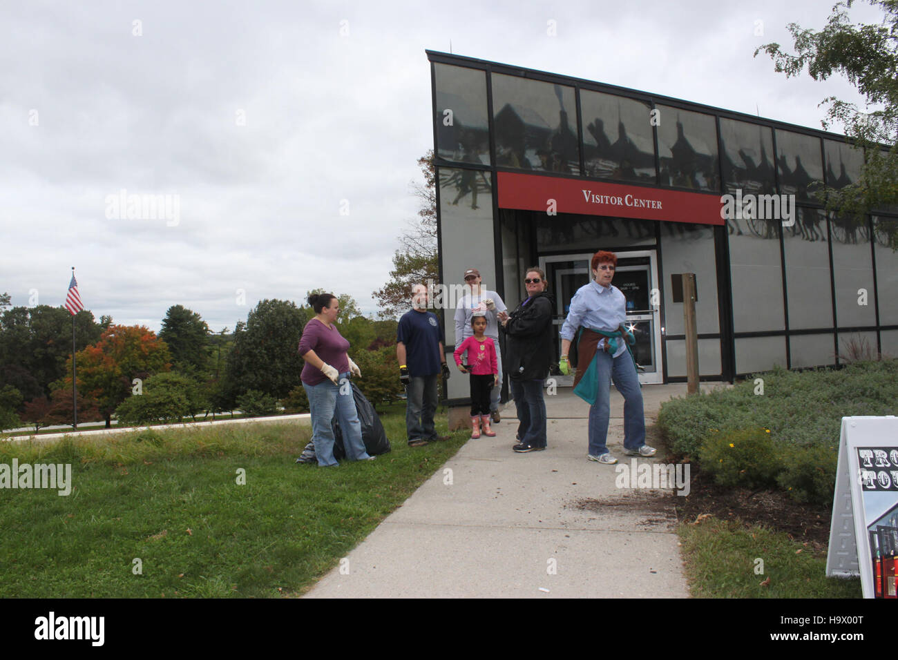 Park beautification hi-res stock photography and images - Alamy