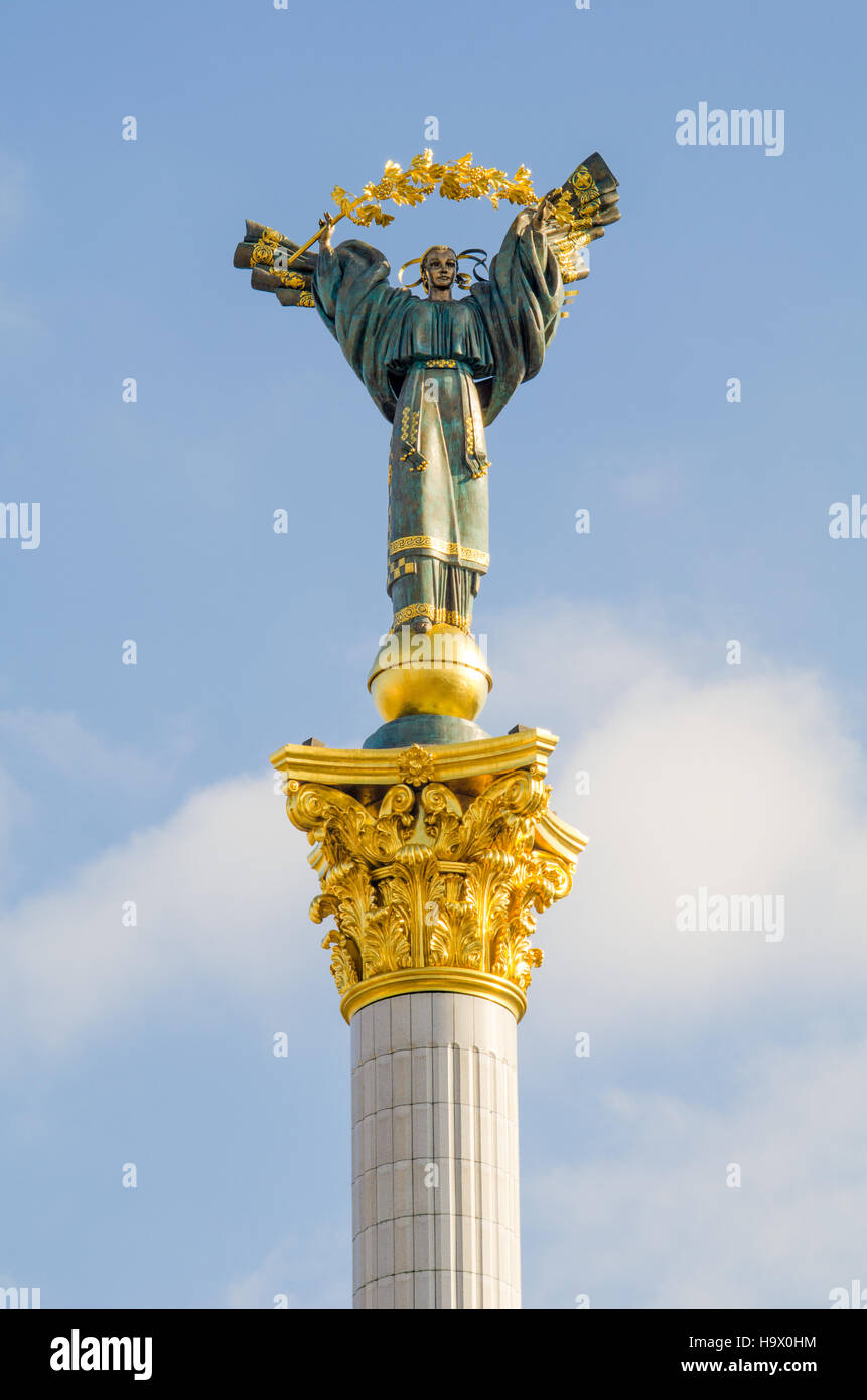 Statue of Berehynia on the top of Independence Monument on the Maidan ...