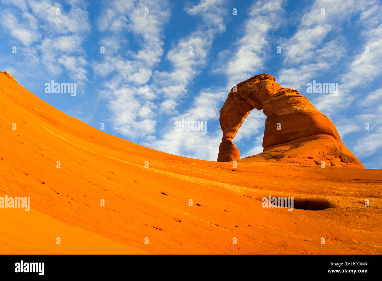 Delicate Arch, a famous natural rock formation in Arches National Park ...