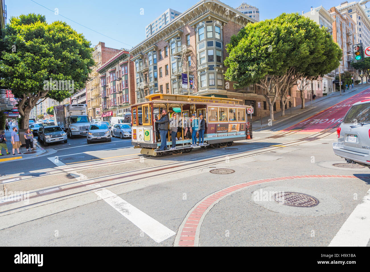 Powell hyde lines hi-res stock photography and images - Alamy