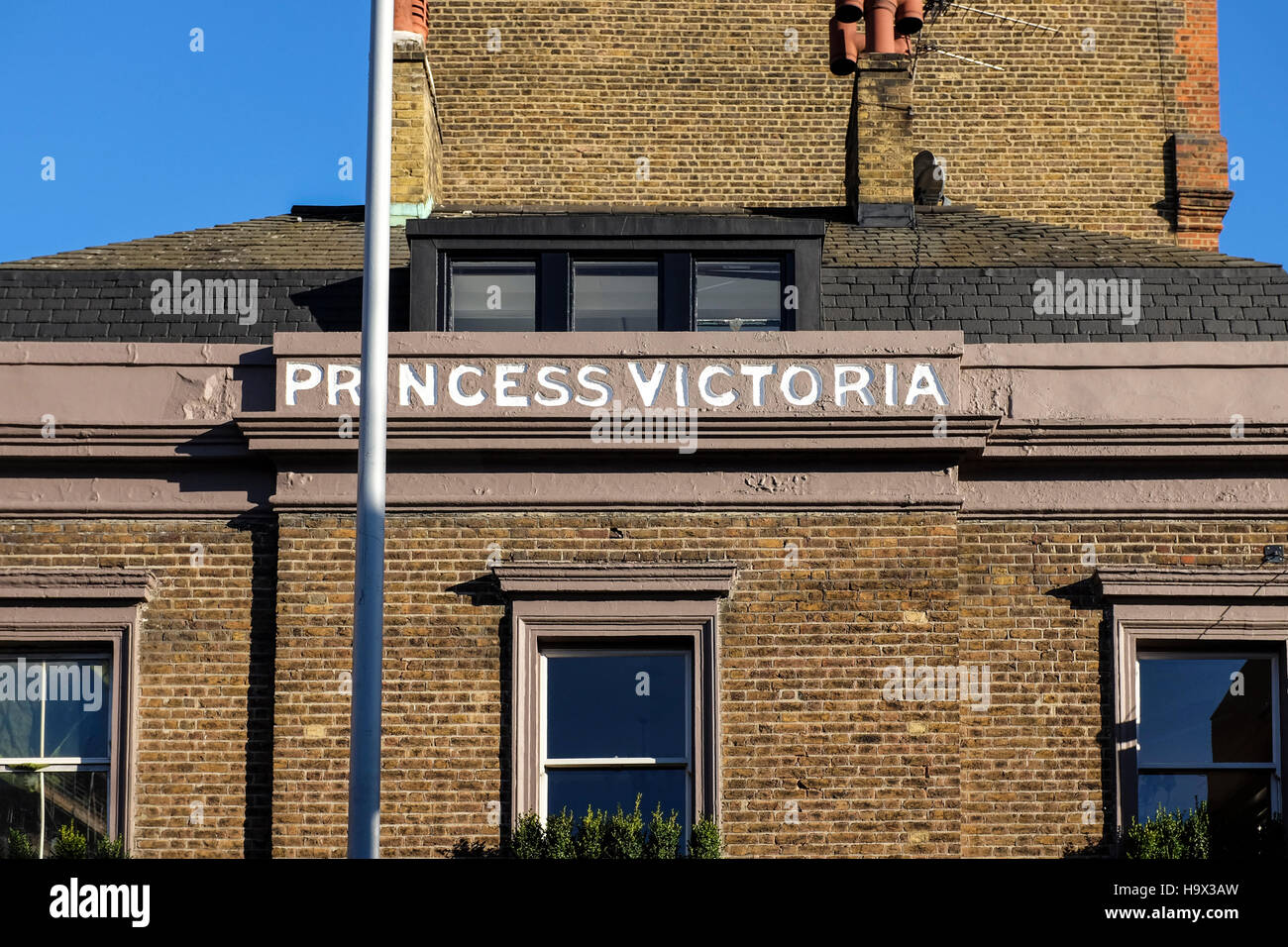Princess victoria pub london hi-res stock photography and images - Alamy
