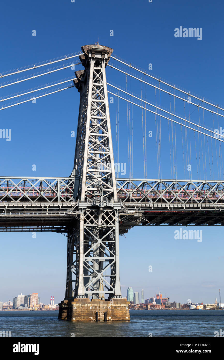 Williamsburg bridge hi-res stock photography and images - Alamy