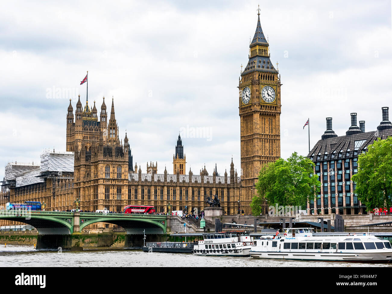 Walking around London Stock Photo - Alamy