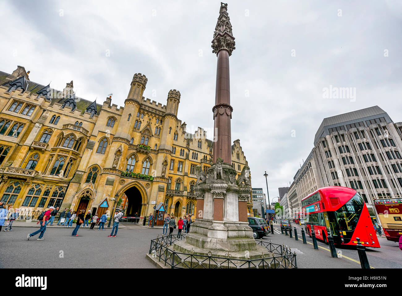 Walking around London Stock Photo - Alamy