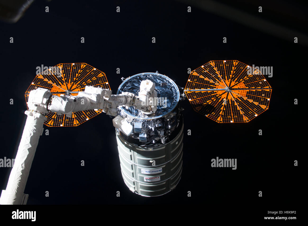 The NASA International Space Station Canadarm2 robotic arm captures the ...