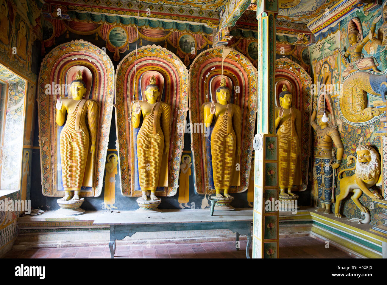 Galapatha Viharaya bentota Stock Photo - Alamy