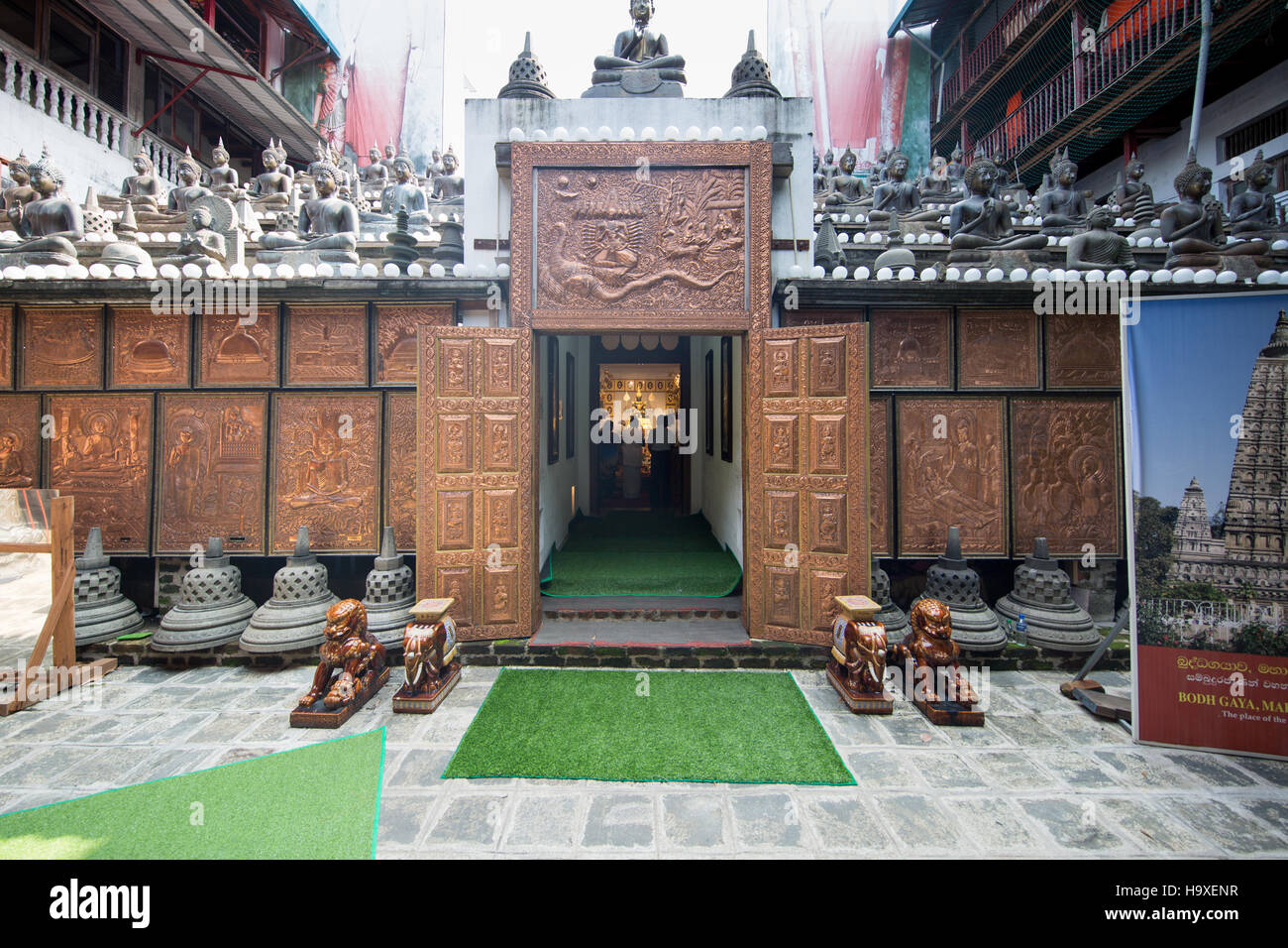 Gangaramaya Temple Colombo Sri Lanka Stock Photo - Alamy