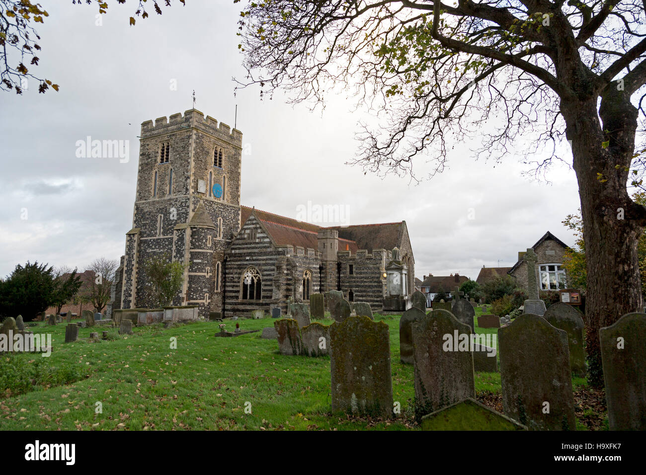 St Helen's Church Cliffe, Kent Stock Photo - Alamy