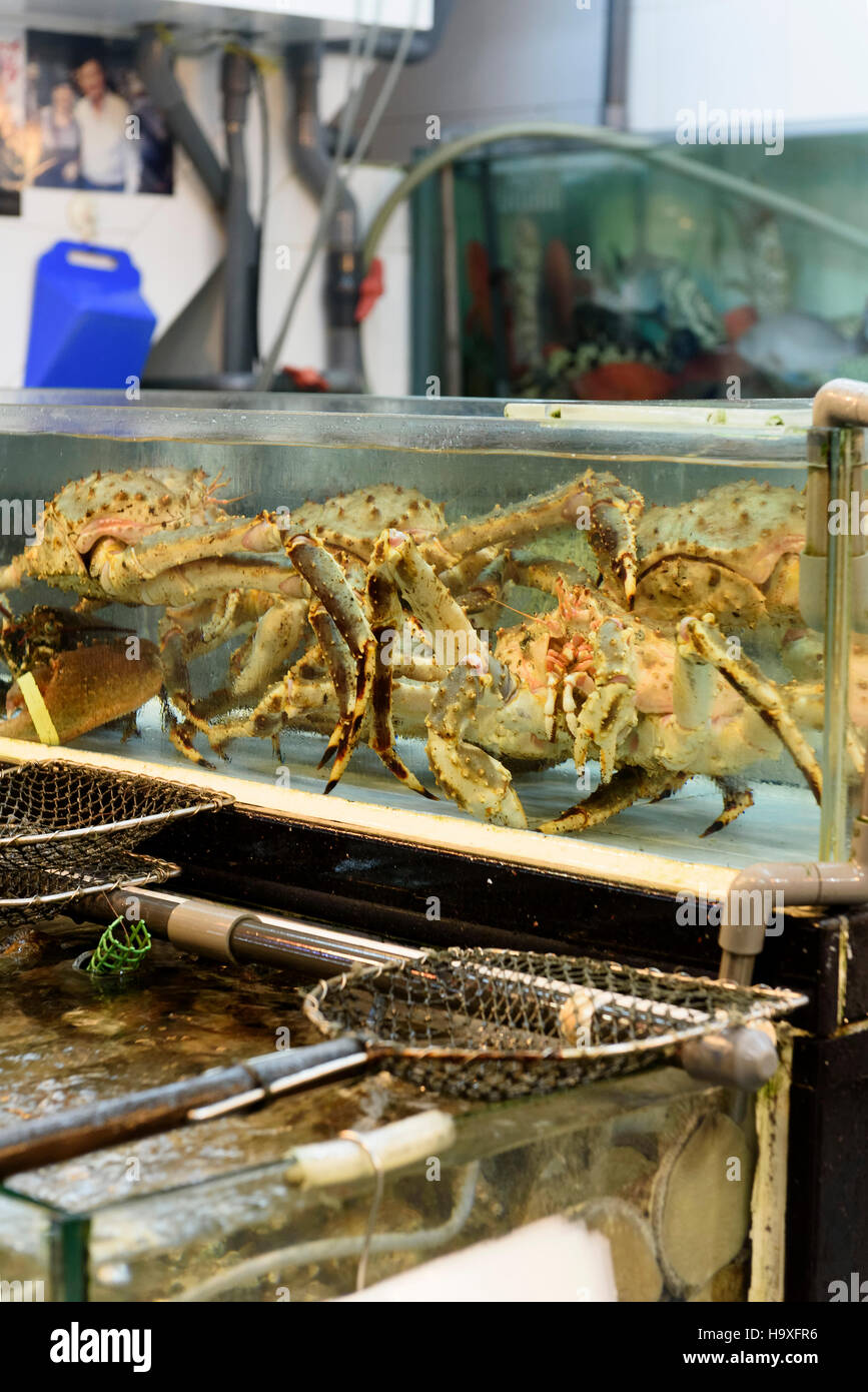 Chinese fish dealer hi-res stock photography and images - Alamy