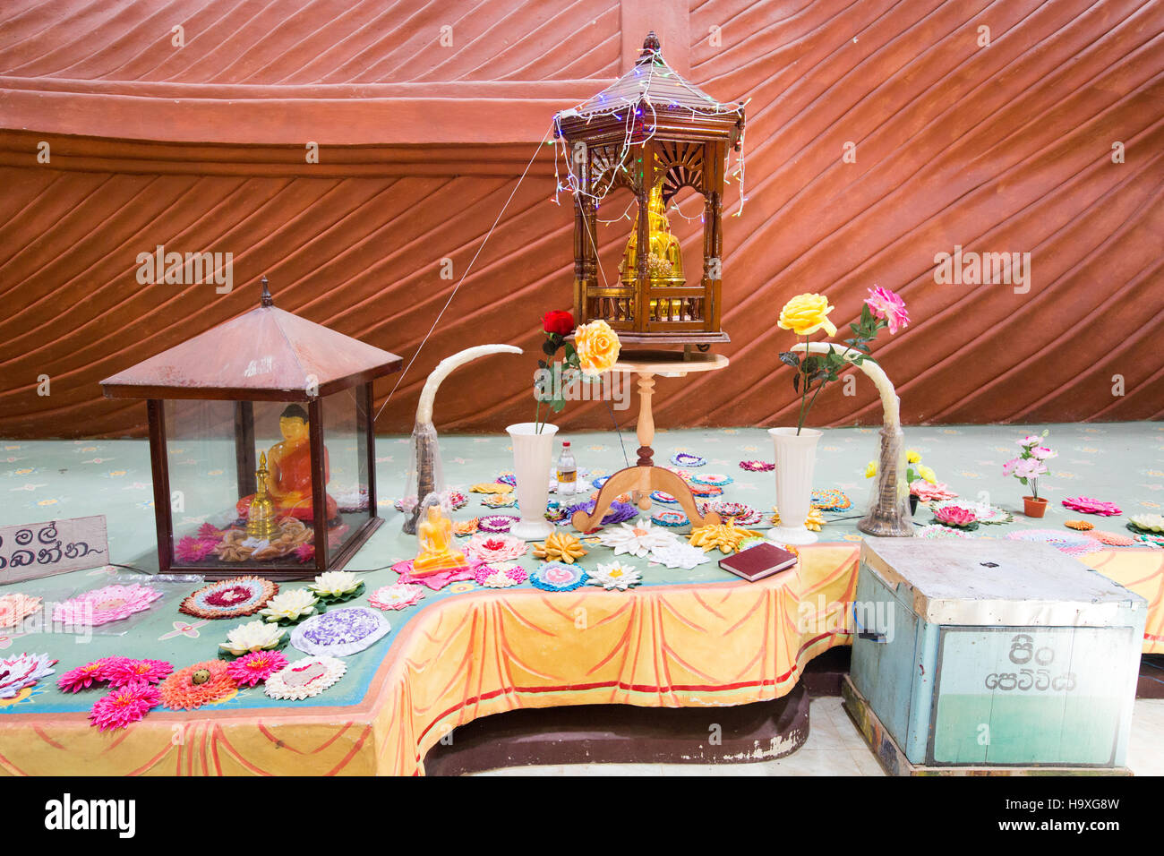 Galagoda Sailathalaramaya Temple Karandeniya Stock Photo - Alamy