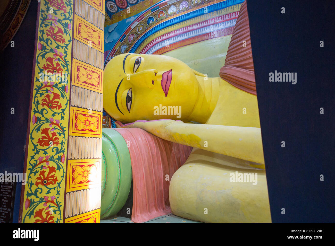 Galagoda Sailathalaramaya Temple Karandeniya Stock Photo - Alamy