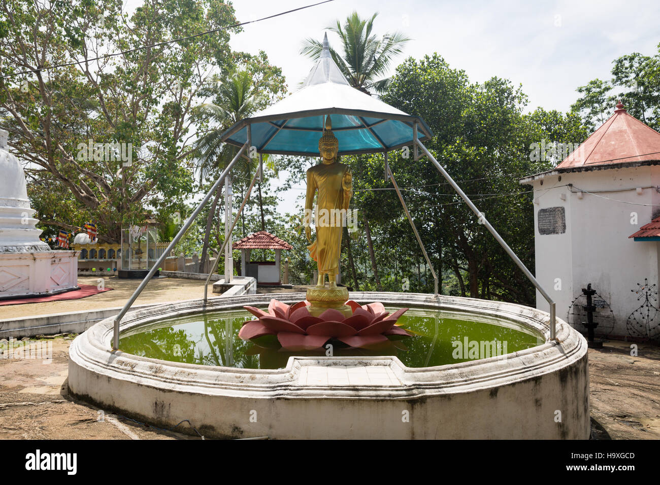 Galagoda Sailathalaramaya Temple Karandeniya Stock Photo - Alamy
