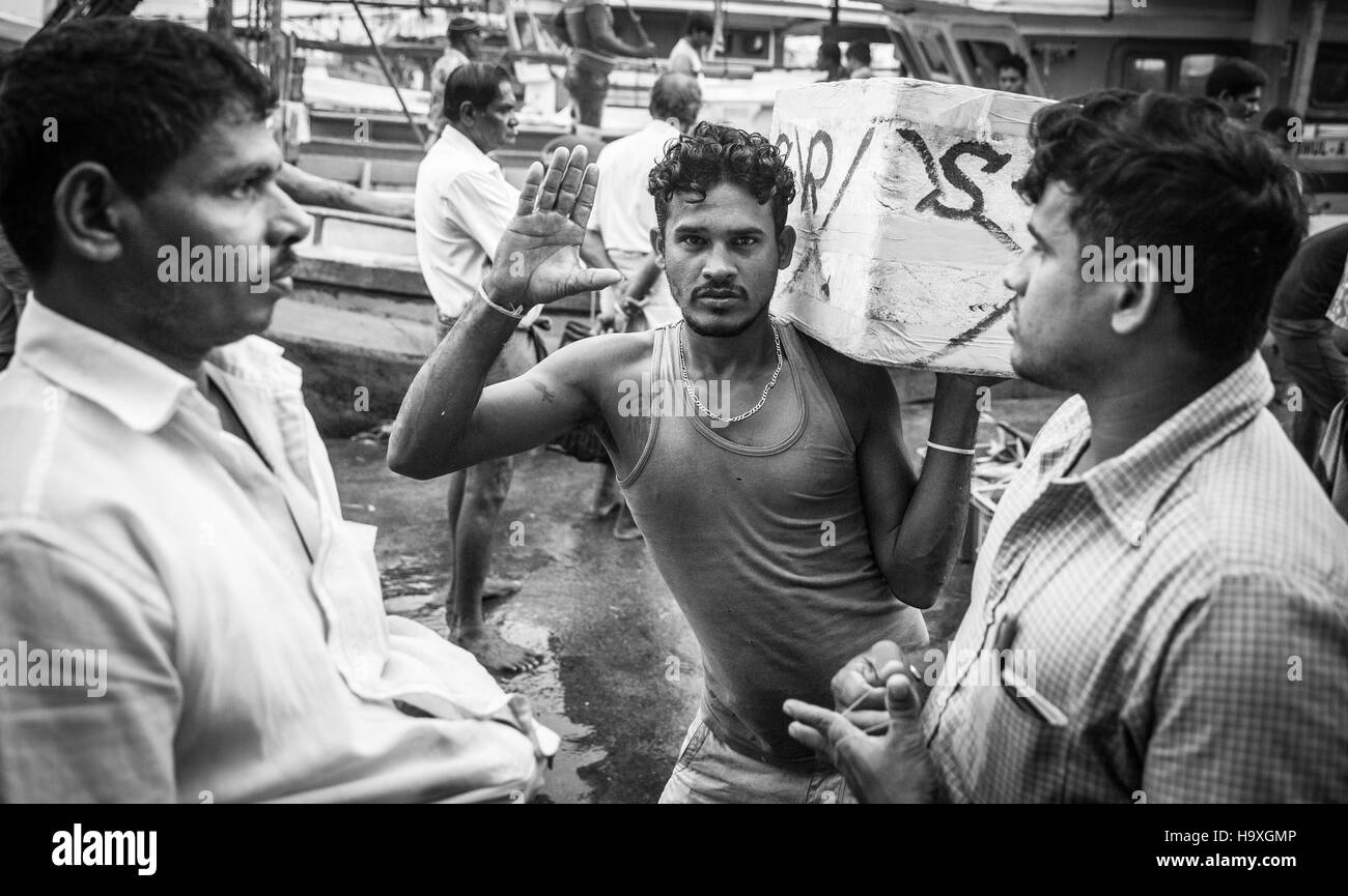 Fishing boats fish market Black and White Stock Photos & Images - Alamy