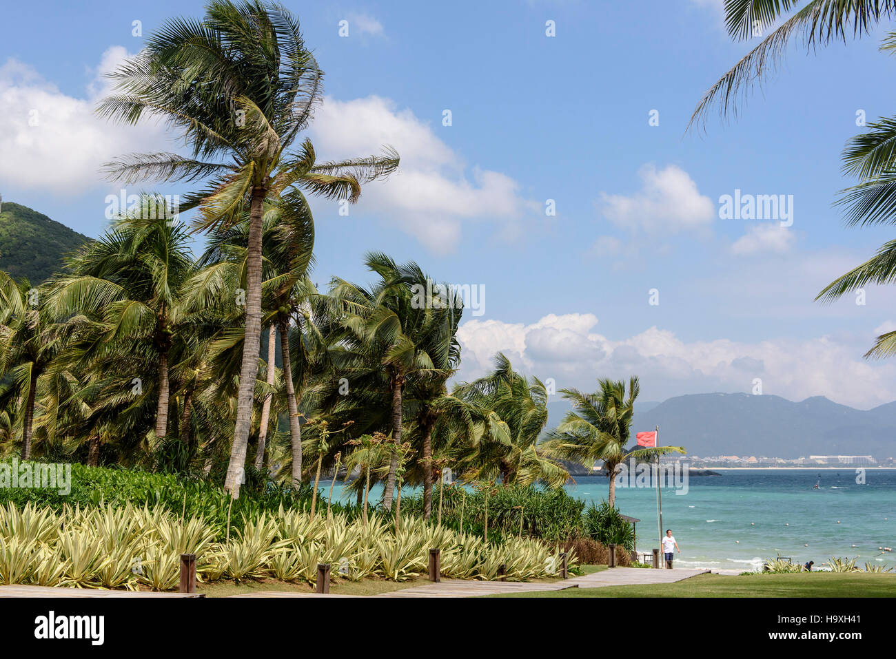 China beach resort hi-res stock photography and images - Alamy
