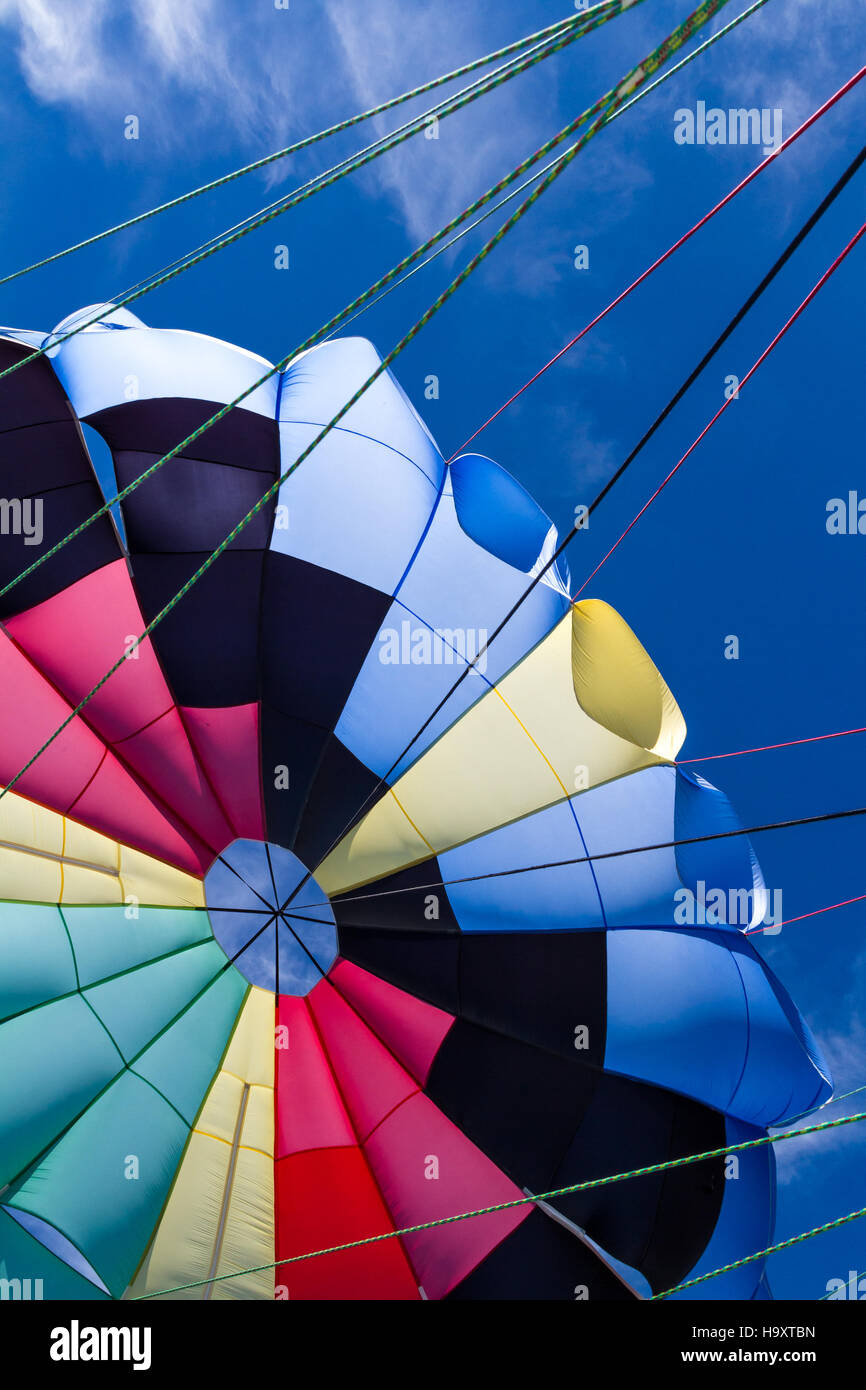 What color is your parachute hi-res stock photography and images - Alamy