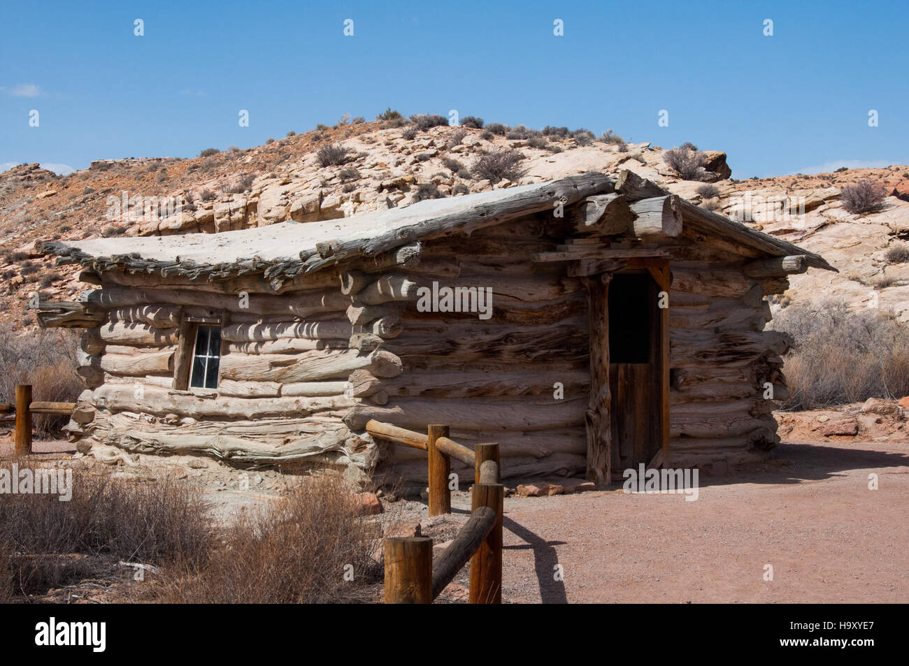 archesnps 9087366112 Cabin at Wolfe Ranch Stock Photo - Alamy