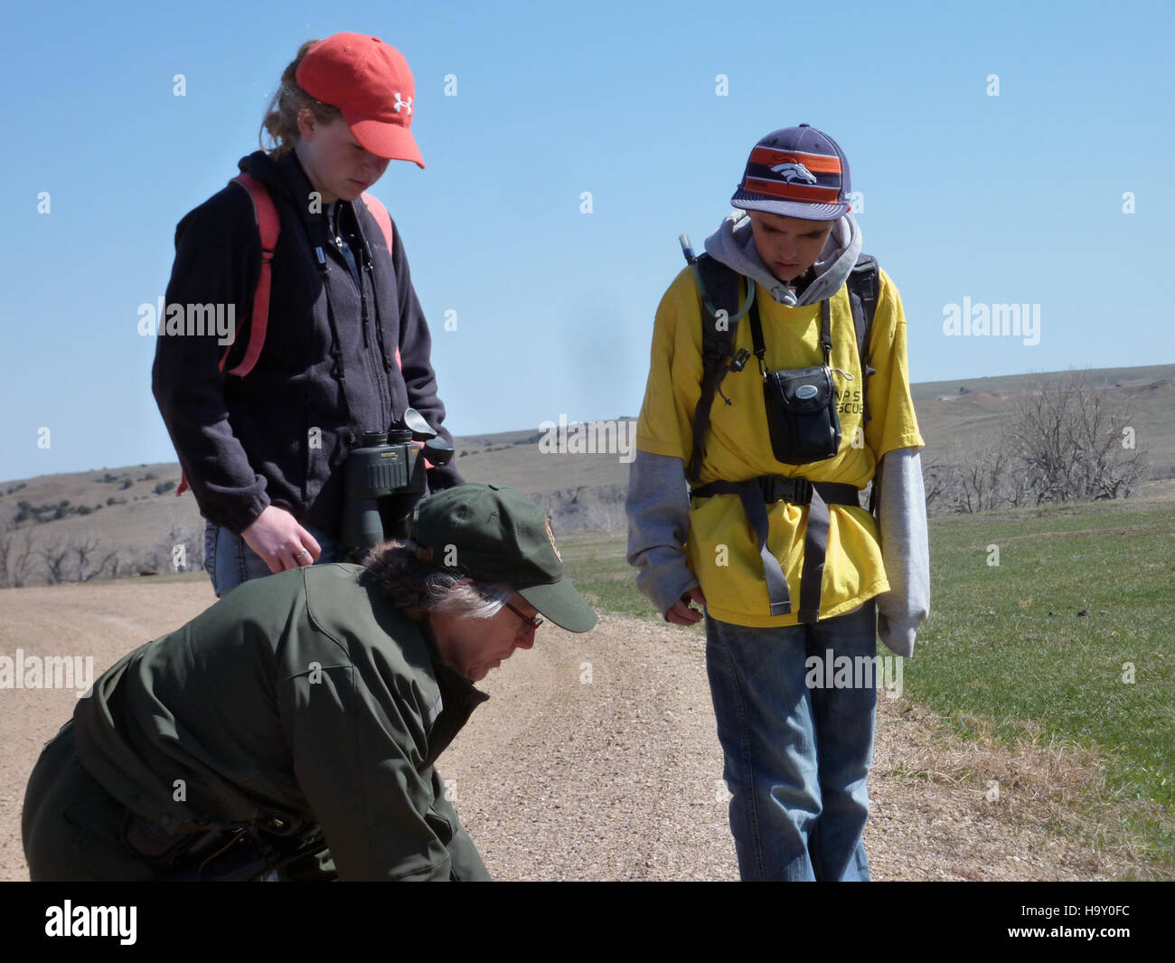 Middle school students from Interior School work alongside a park ...
