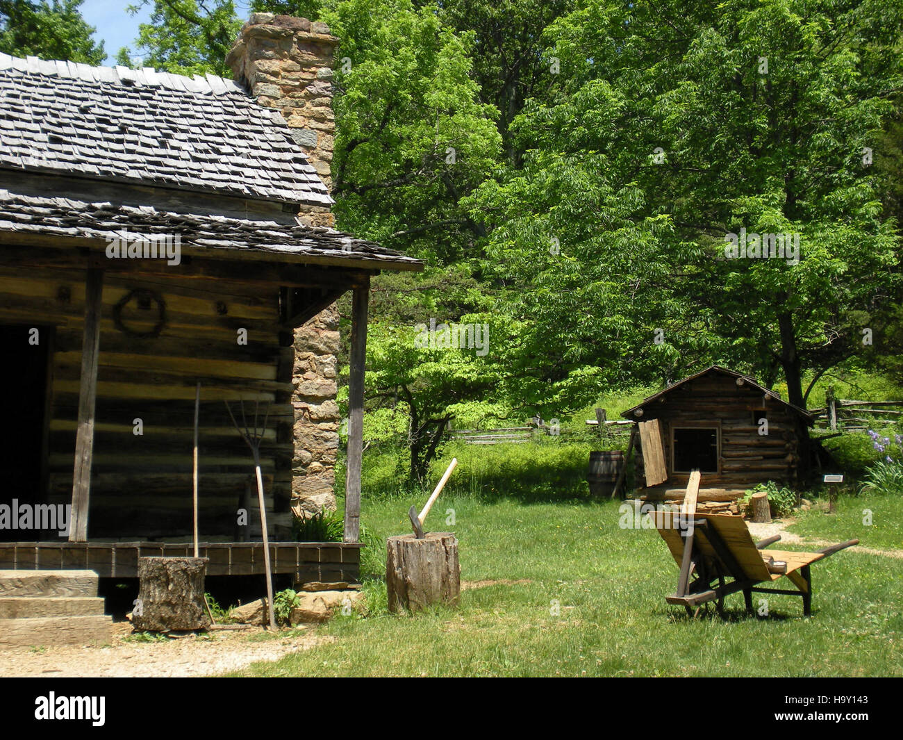 Chicken coup hi-res stock photography and images - Alamy
