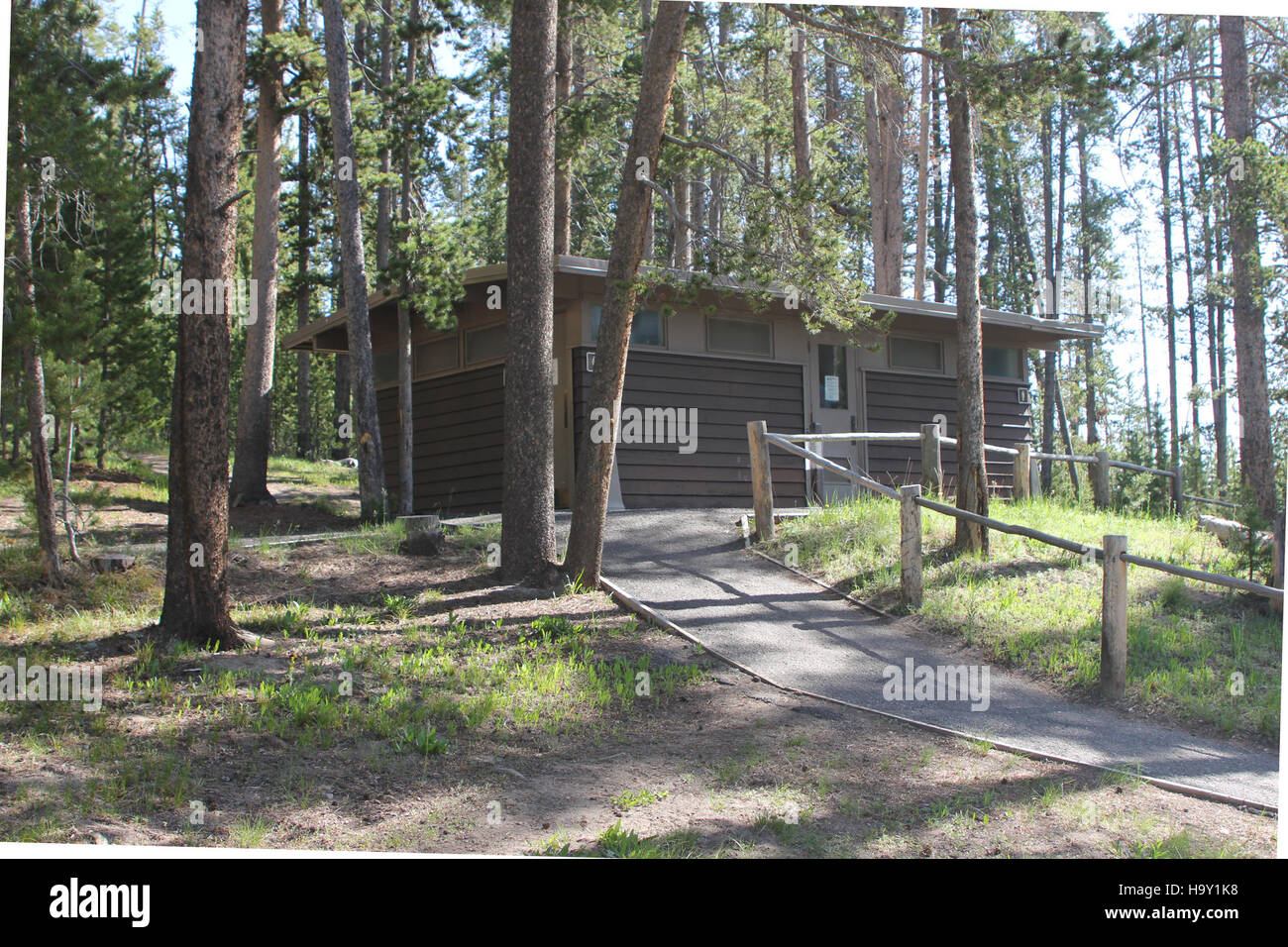 Campground restroom hi-res stock photography and images - Alamy