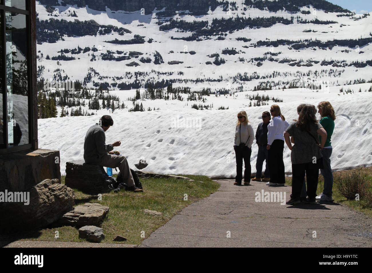 Hidden lake trailhead hi-res stock photography and images - Alamy