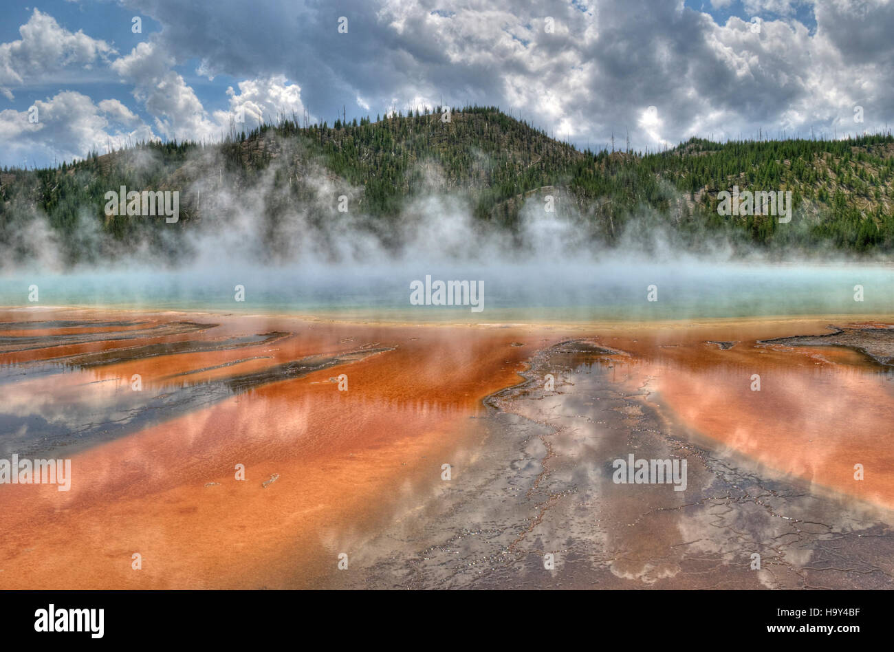 Grand Prismatic Spring, located in Yellowstone's Midway Geyser Basin ...