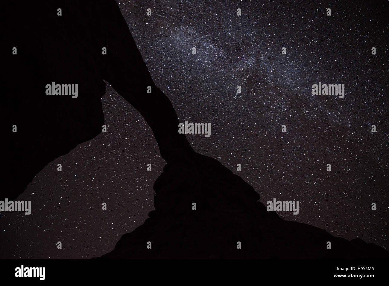 The night sky over Turret Arch in Arches National Park, offering a ...