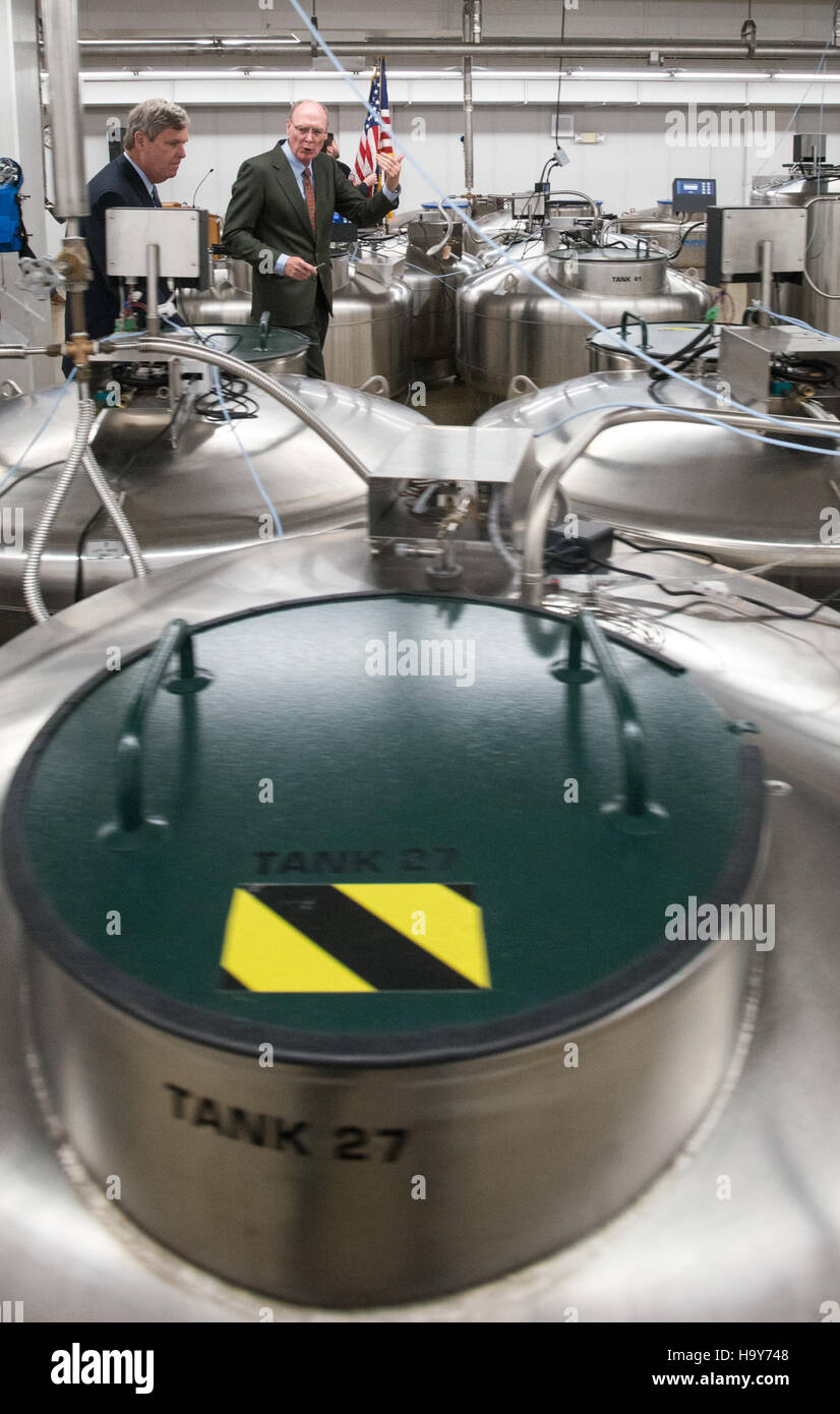 Cryogenic preservation tank hi-res stock photography and images - Alamy