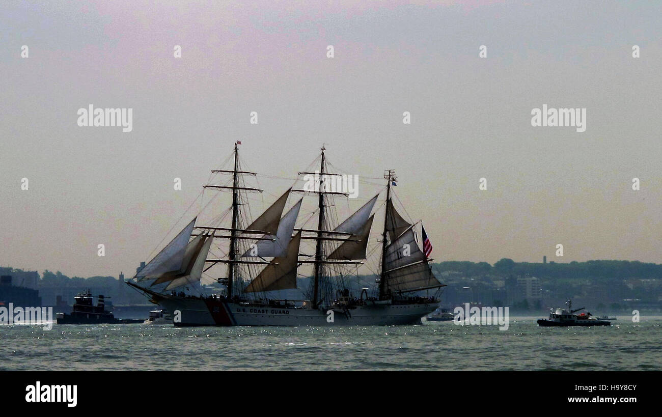 Uscgc eagle hi-res stock photography and images - Alamy