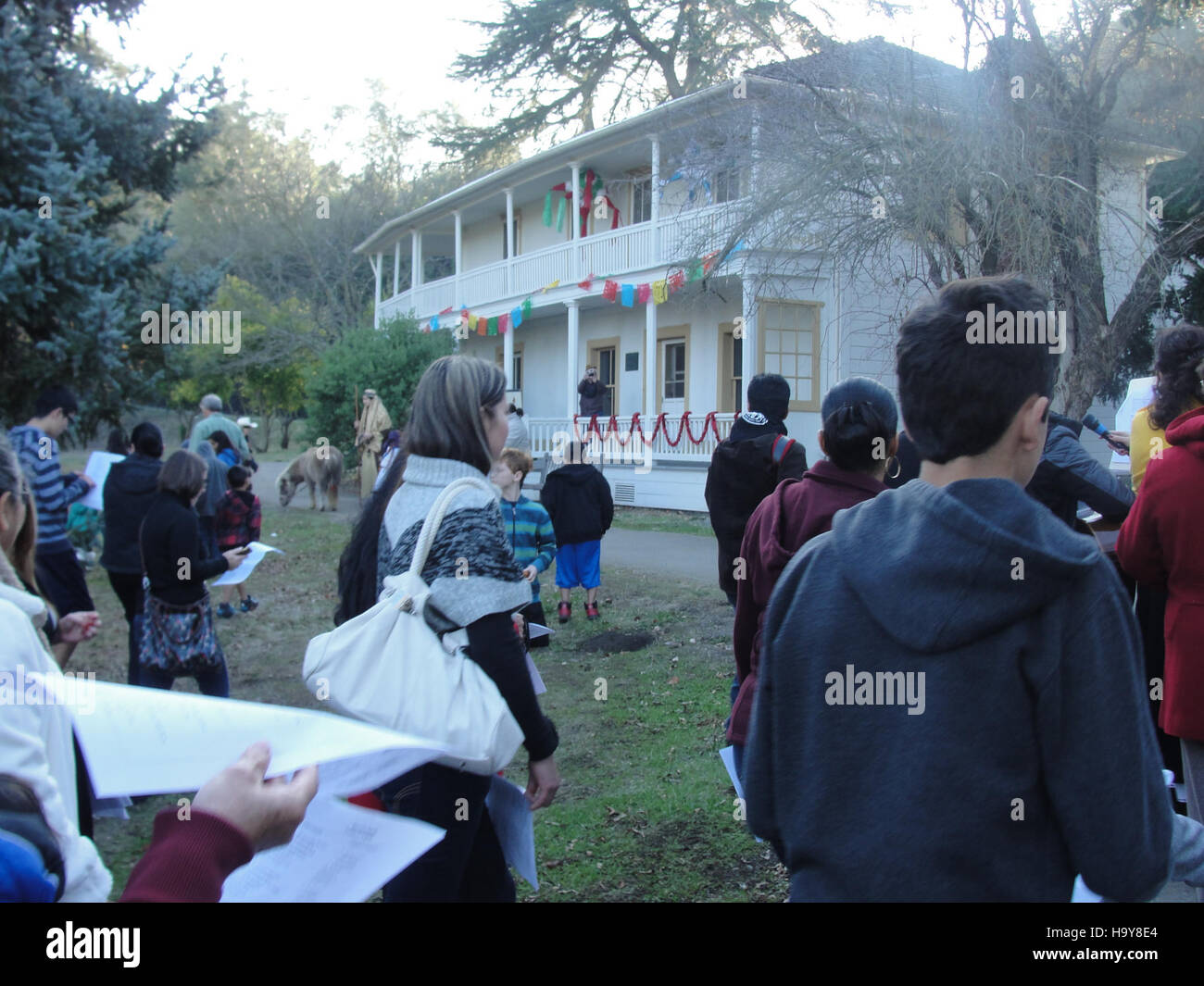 Las posadas procession hi-res stock photography and images - Alamy