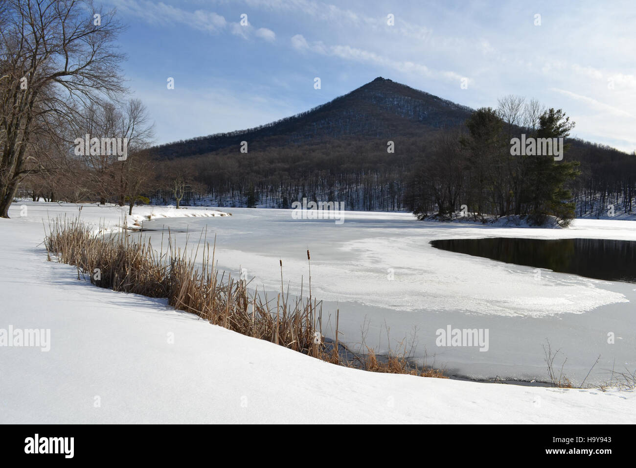Peaks of otter hi-res stock photography and images - Alamy
