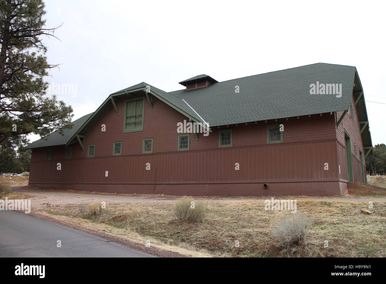 The Mule Barn in the Grand Canyon National Park is part of the historic ...