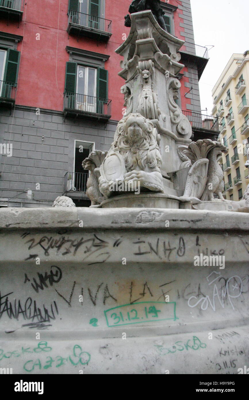 Vandalized monuments hi-res stock photography and images - Alamy
