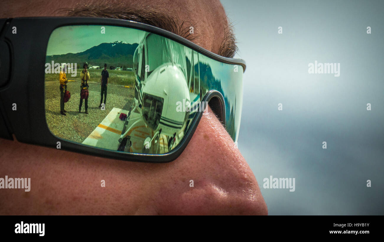 National helicopter rappel program hi-res stock photography and images ...