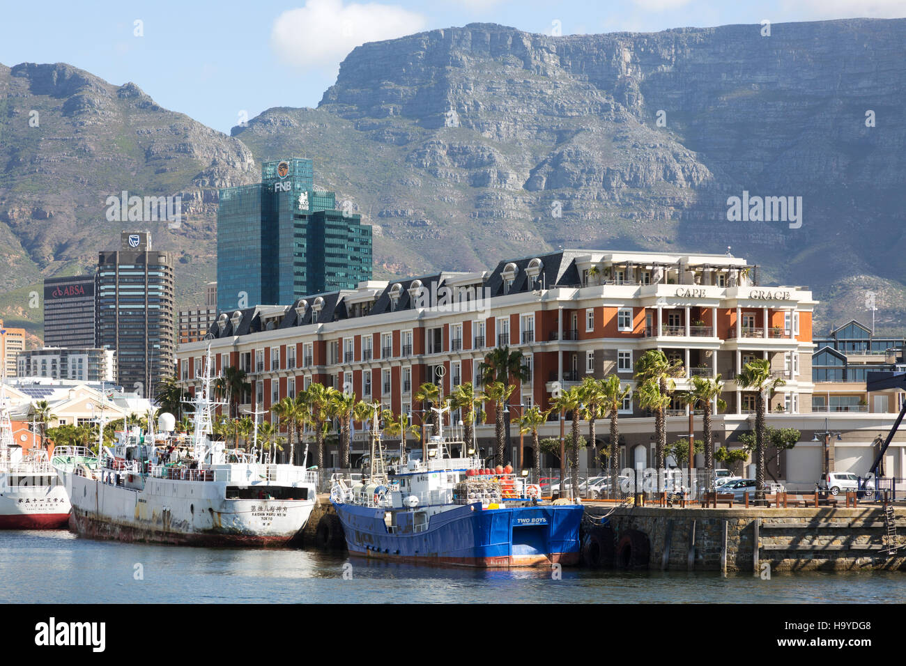 The luxury Cape Grace Hotel and Table Mountain, the Waterfront, Cape ...