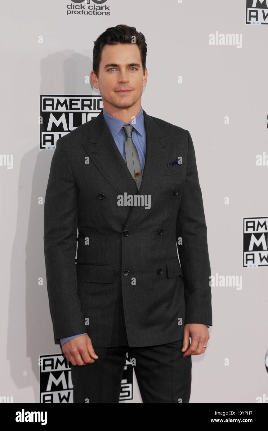 Matt Bomer arrives at the 2016 American Music Awards at Microsoft ...