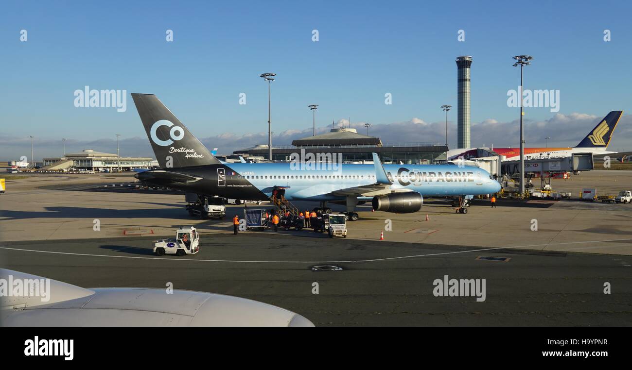 A Boeing 757 from the French business class only boutique airline La ...