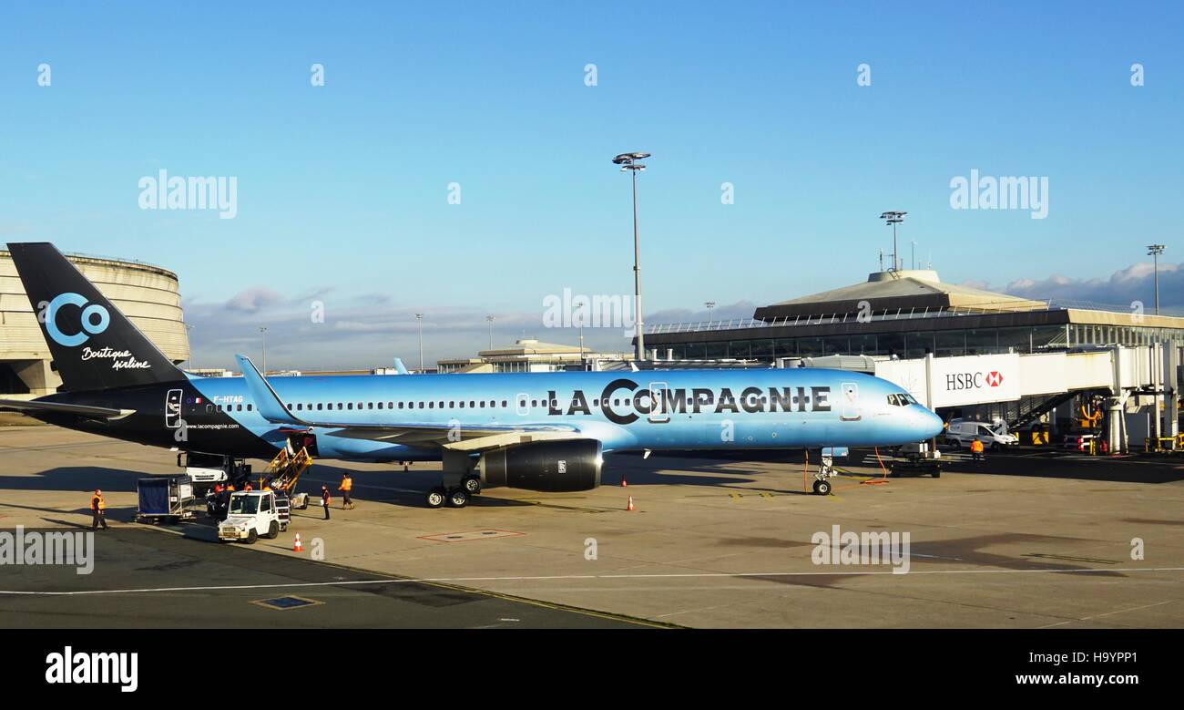 A Boeing 757 from the French business class only boutique airline La ...