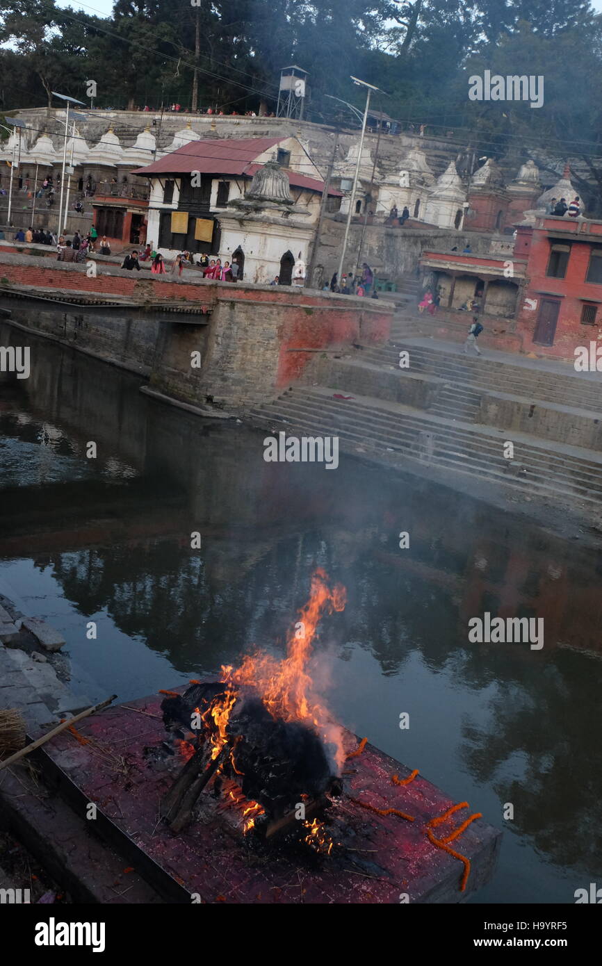 a common open air cremation in kathmandu, nepal Stock Photo - Alamy