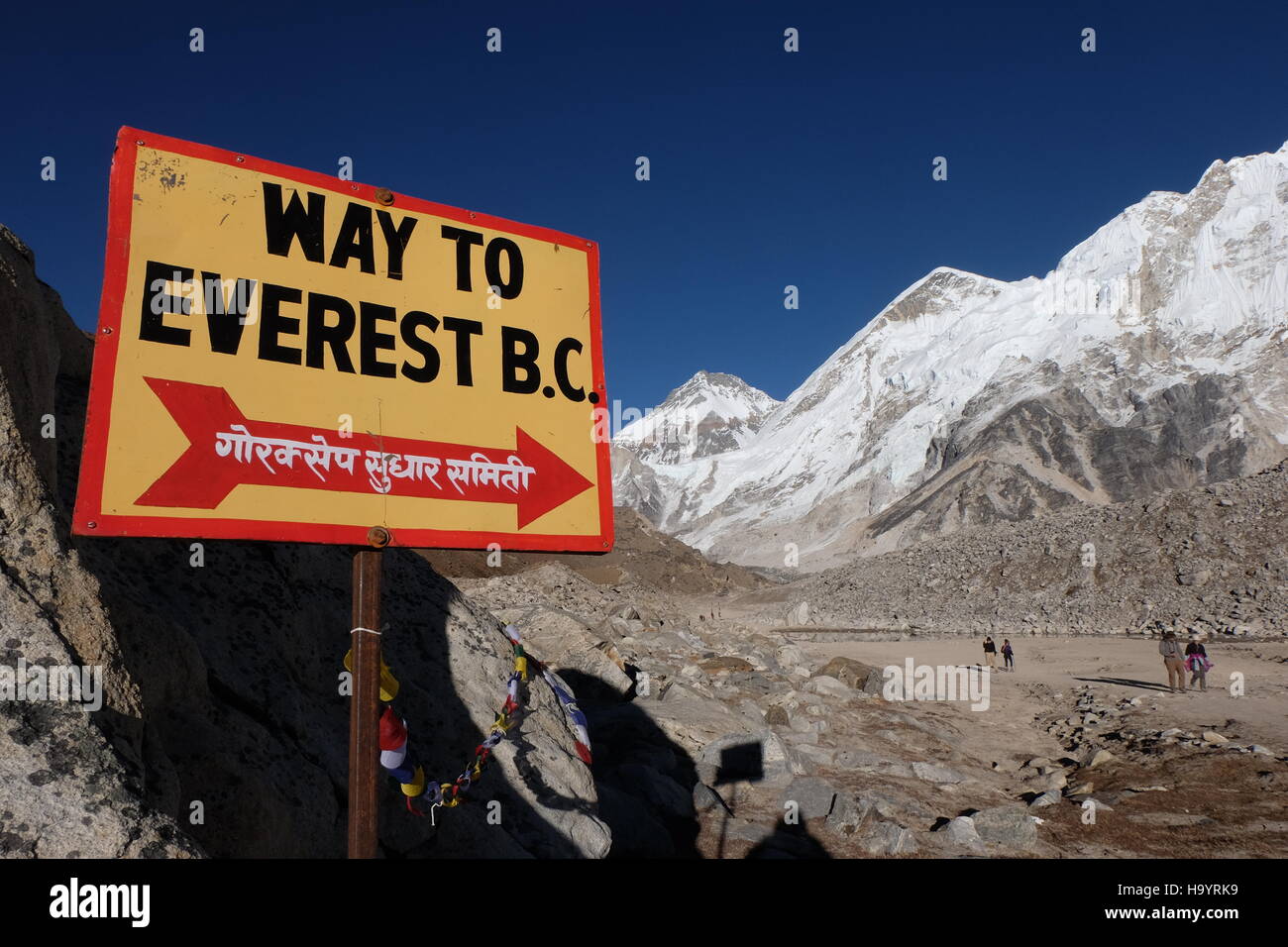 Everest base camp sign hi-res stock photography and images - Alamy