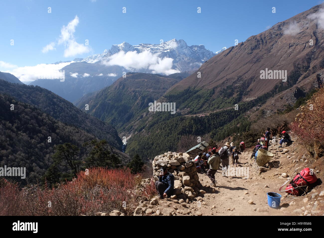 route on the way to Everest base camp Stock Photo - Alamy