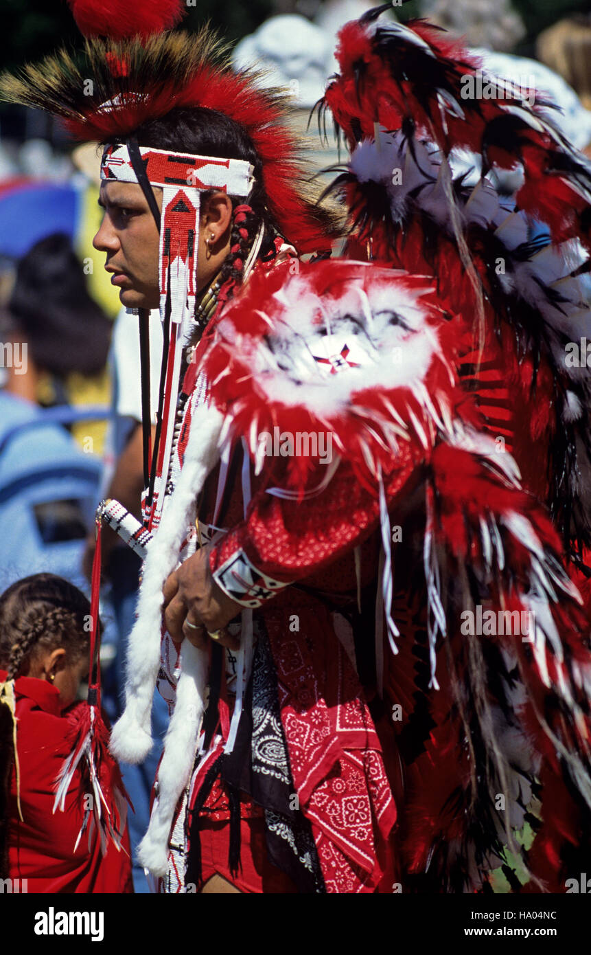 Indian dancers dressed in traditional colorful costumes at Discovery ...