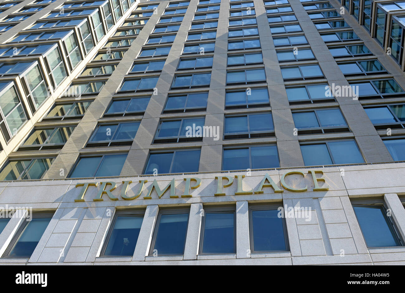 luxury Trump Place apartments in Manhattan Stock Photo - Alamy