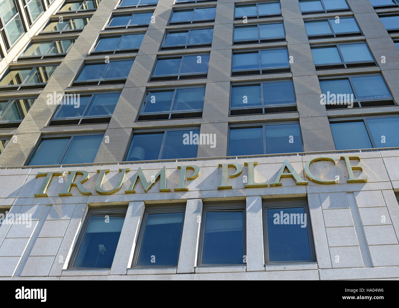 luxury Trump Place apartments in Manhattan Stock Photo - Alamy