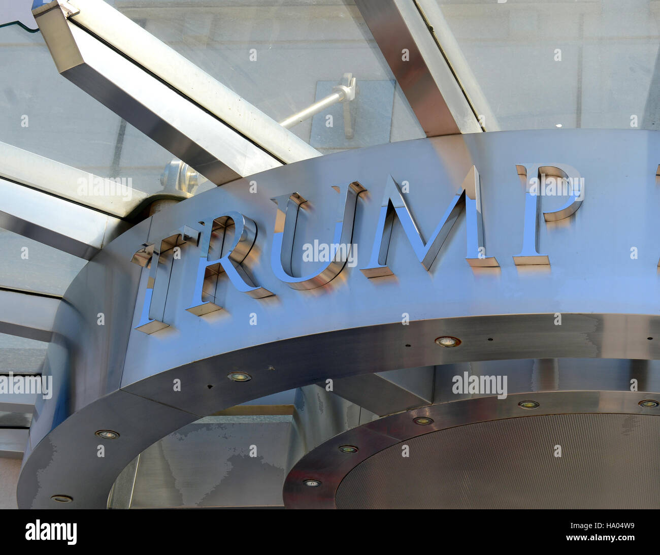 luxury Trump Place apartments in Manhattan Stock Photo - Alamy