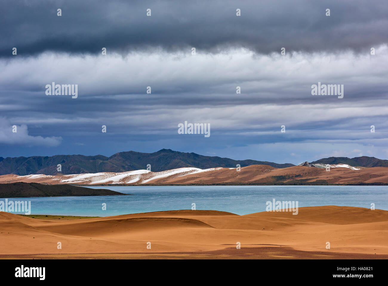 Mongolia, Zavkhan province, Khar Nuur lake Stock Photo - Alamy