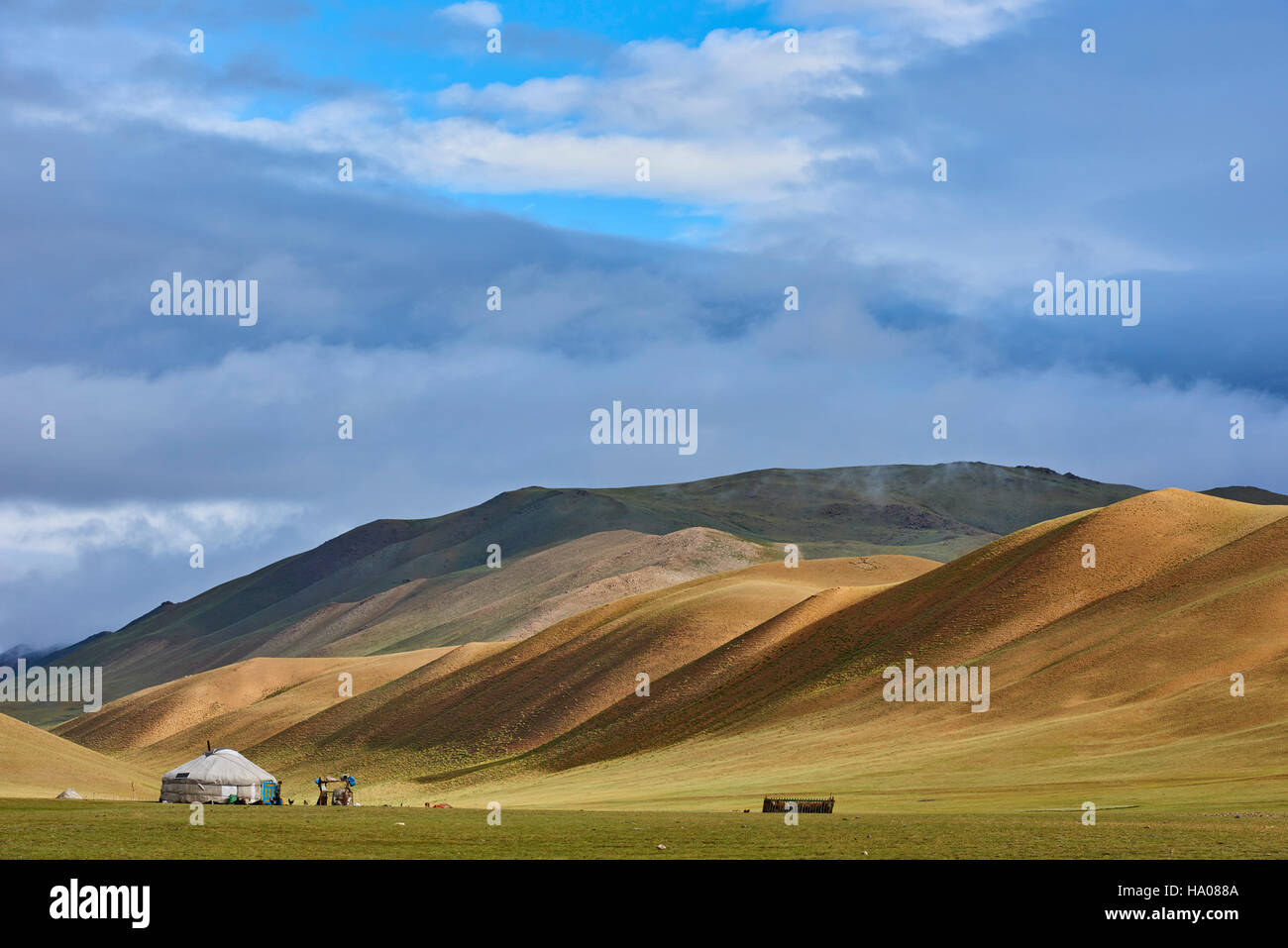 Mongolia, Bayan-Ulgii province, western Mongolia, the colored mountains ...