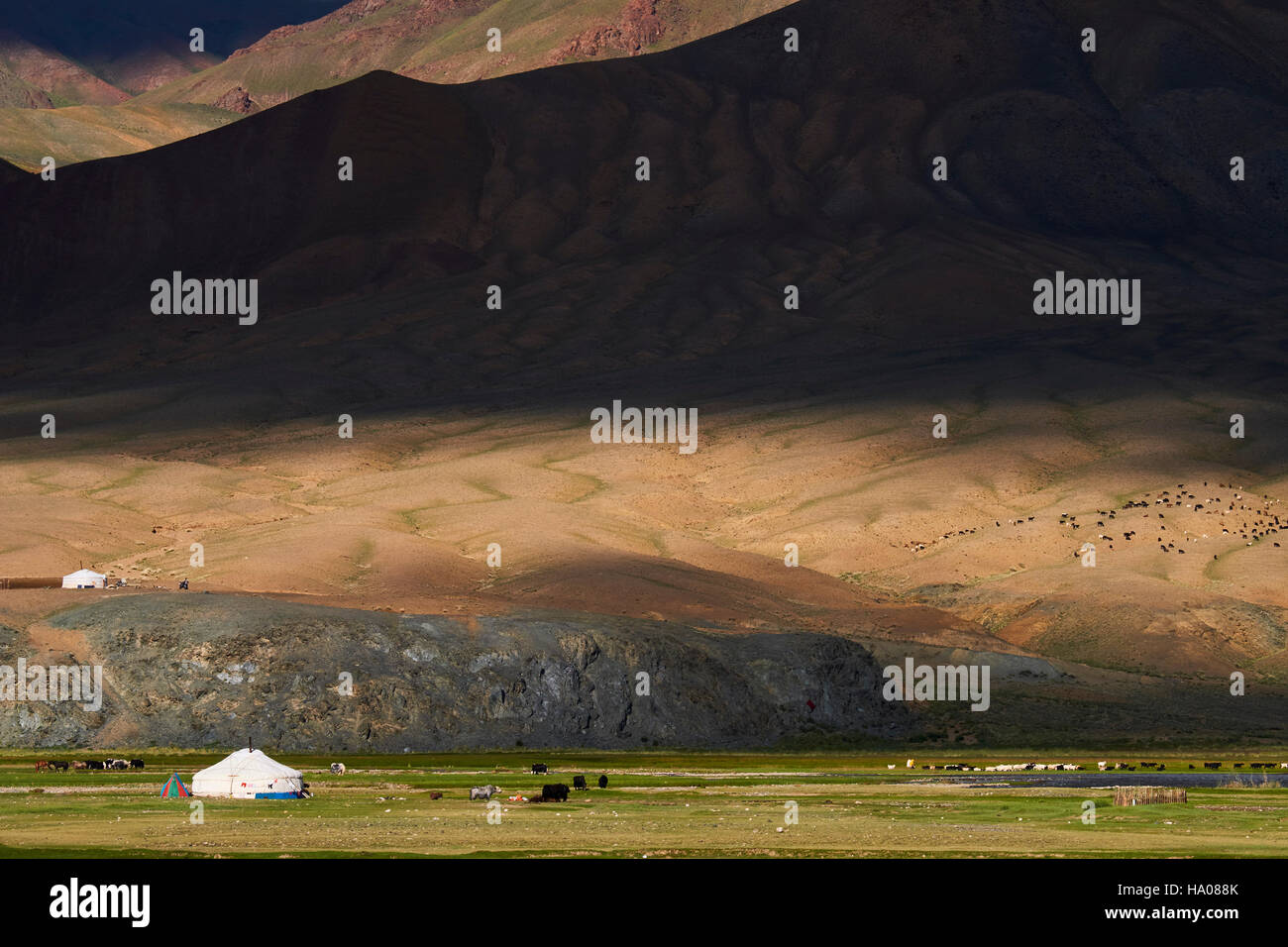 Mongolia, Bayan-Ulgii province, western Mongolia, the colored mountains ...