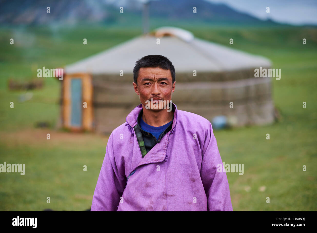 Man nomad mongolia hi-res stock photography and images - Alamy