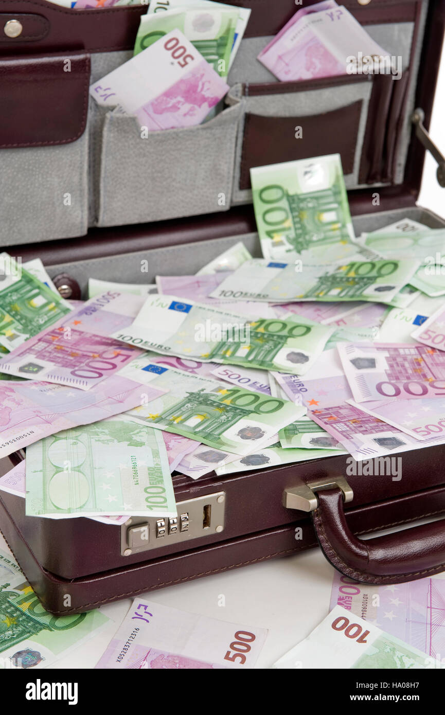 Briefcase full of Euro banknotes Stock Photo - Alamy
